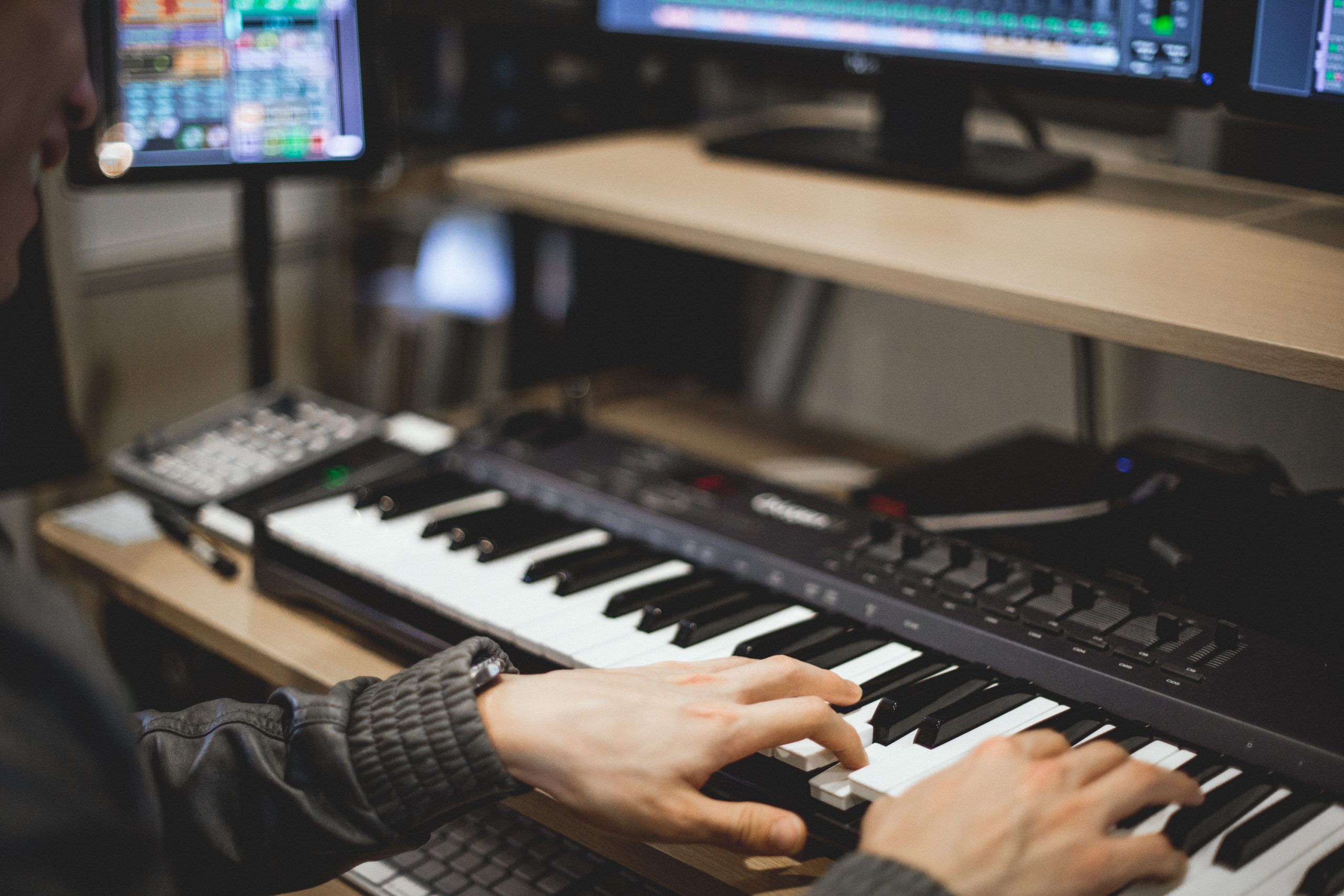 Jon Ong Music – Composer, Arranger, Guitarist